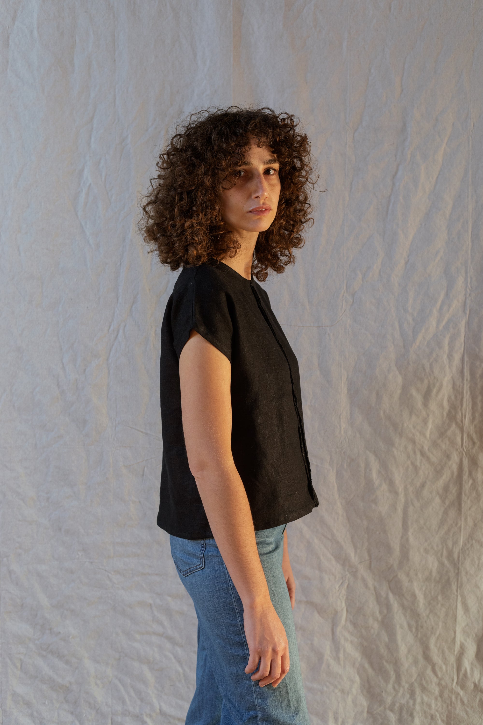 The Alix Top | Hand-Made, 100% Mid-Weight Linen | shophedda.com – Hedda